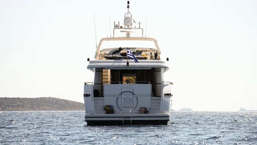 ZEN yacht for charter (Sanlorenzo, 26.8m, 2004)